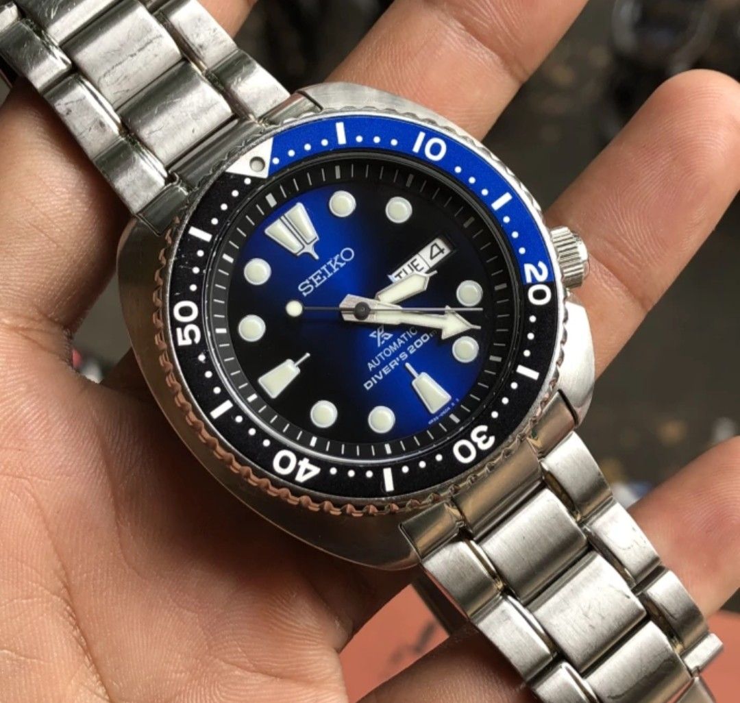 Seiko turtle Batman Diver watch ORI, Fesyen Pria, Jam Tangan di Carousell