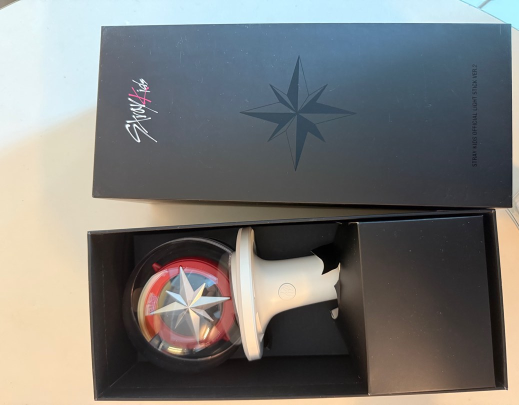 skz Stray kids Lightstick ver 2, Hobbies & Toys, Memorabilia ...