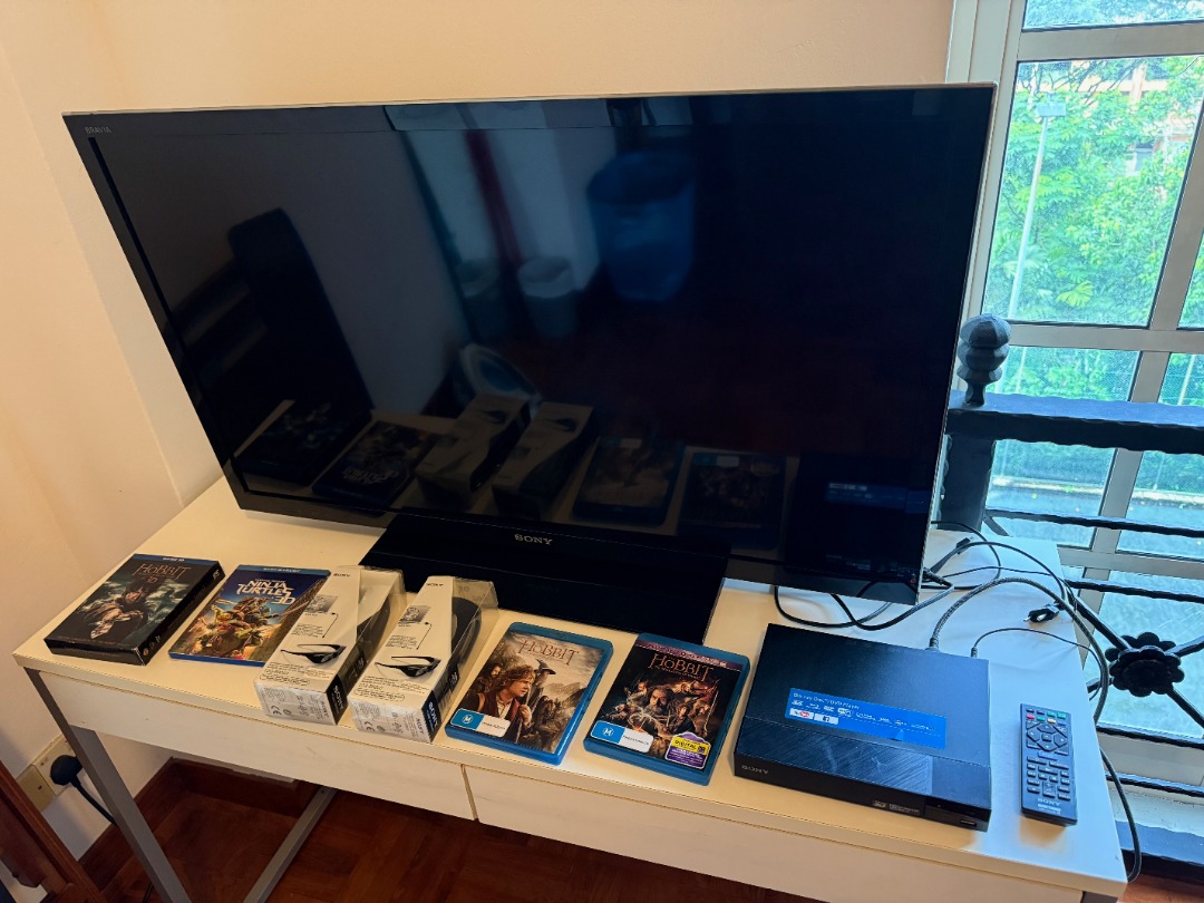 Sony Bravia 3D TV with DVD Player and DVDs, TV & Home Appliances, TV ...