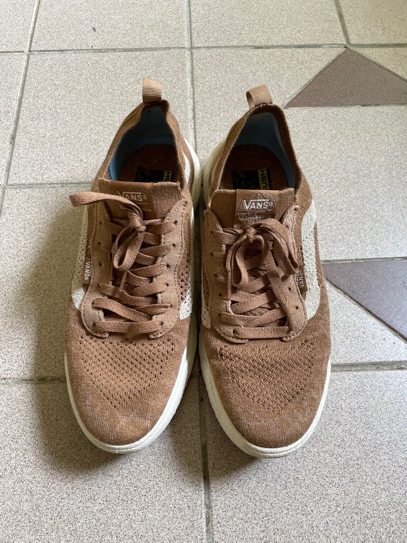 Vans Running Shoe, Men's Fashion, Footwear, Sneakers on Carousell