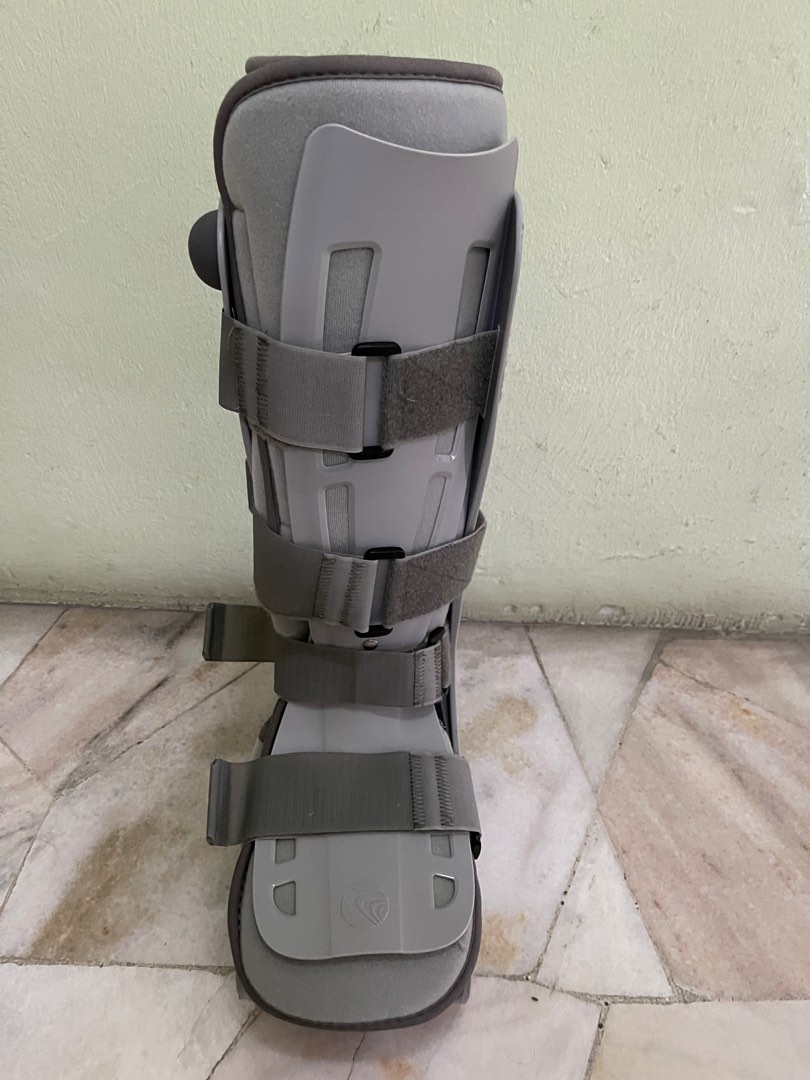 BREG GENESIS MID-CALF FULL SHELL WALKER, Health & Nutrition, Medical ...