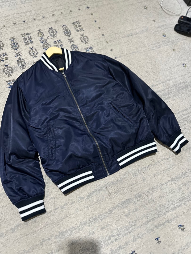 GU bomber jacket, Men's Fashion, Activewear on Carousell