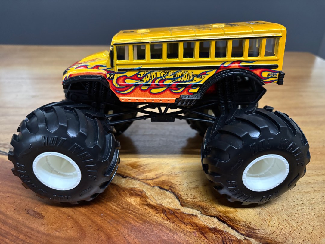 Hot wheels oversized Too S’cool bus, Hobbies & Toys, Toys & Games on ...
