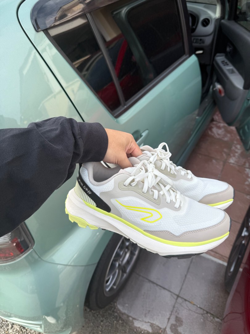 Kiprun Running/Trailing shoe, Women's Fashion, Footwear, Sneakers on ...