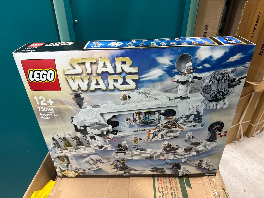 Lego 75098-Assault on Hoth - UCS-Star Wars- Ultimate Collector's Series ...