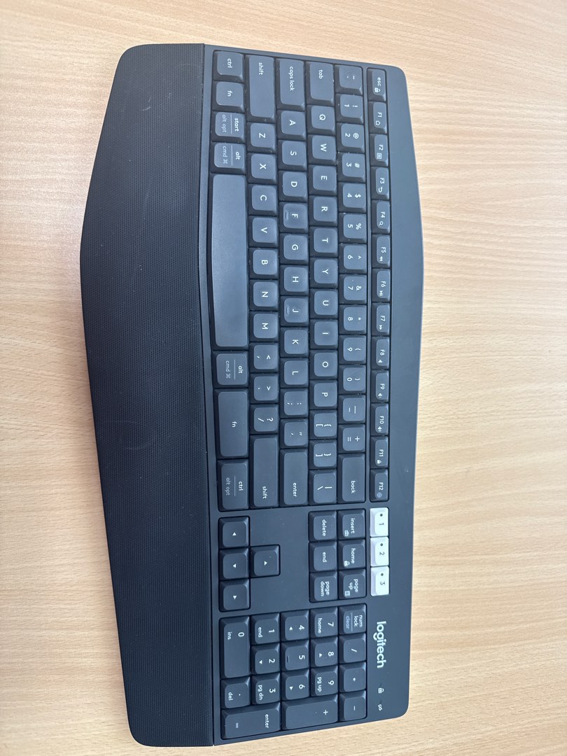 Logitech K850 Wireless Keyboard with Integrated Wrist Rest, Computers & Tech, Parts ...