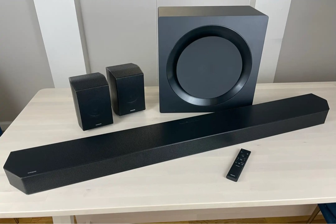 Samsung Soundbar Q990 with Subwoofer and 2 surround speakers (Full set ...