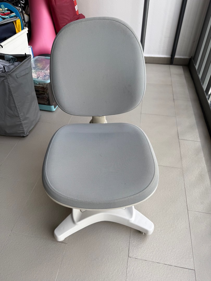 Ergoworks ergonomic kids study chair, Babies & Kids, Baby Nursery ...