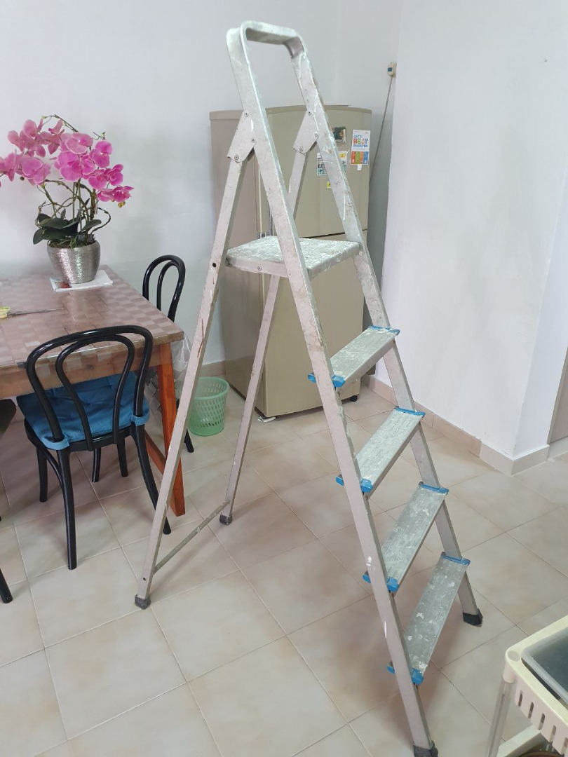 ESTATE SALE - Aluminium Step Ladder (5-Step), Furniture & Home Living ...
