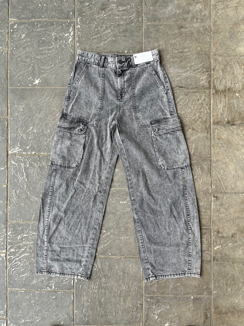 GU Barrel Leg Cargo, Men's Fashion, Bottoms, Jeans on Carousell