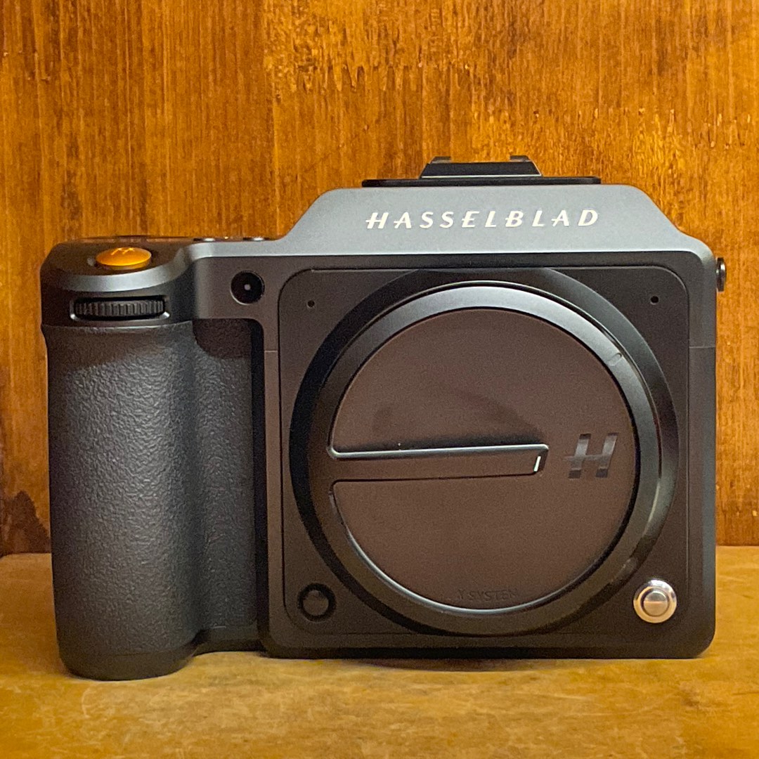 Hasselblad X2D w/Box (XT21004461), Photography, Cameras on Carousell