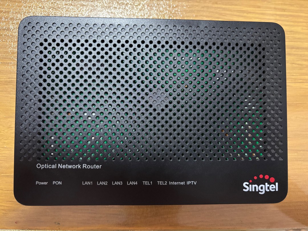Huawei HG8240T5 Singtel Optical Network Router, Computers & Tech, Parts ...
