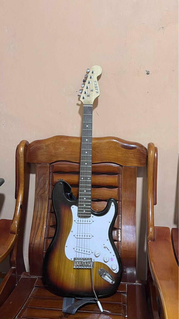 KAWES ELECTRIC GUITAR WITH PORTABLE AMPLIFIER, Hobbies & Toys, Music ...