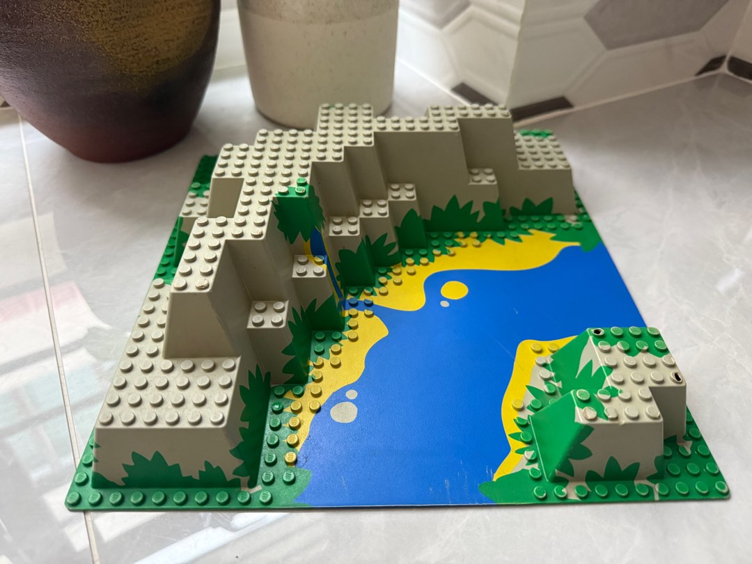 Lego Base Raised Plate, Hobbies & Toys, Toys & Games on Carousell