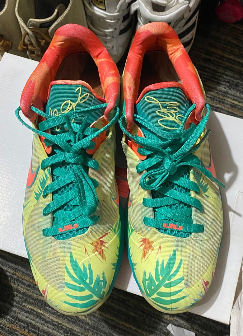 Nike LEBRON IX LOW, Men's Fashion, Footwear, Sneakers on Carousell