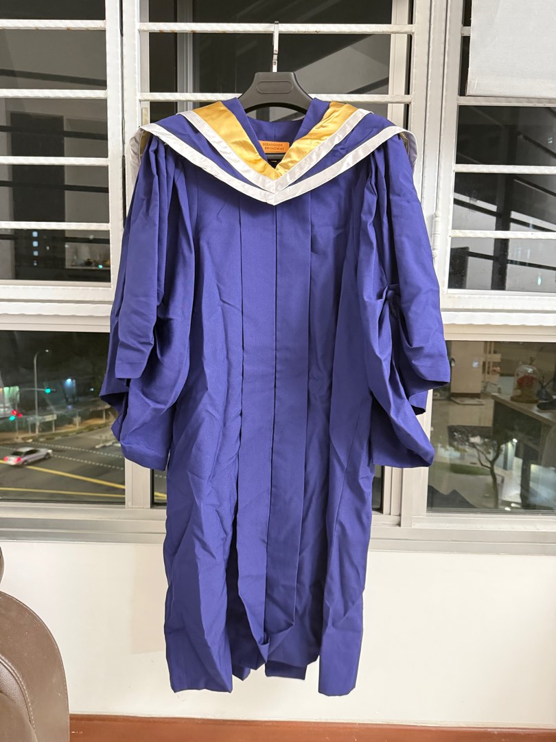 NUS Graduation Gown (Bachelor of Engineering) on Carousell