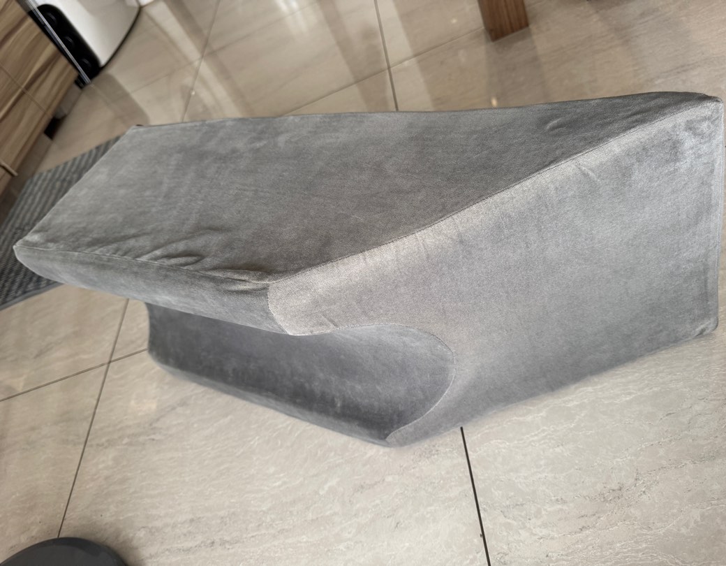 Orthopaedic leg elevation on Carousell