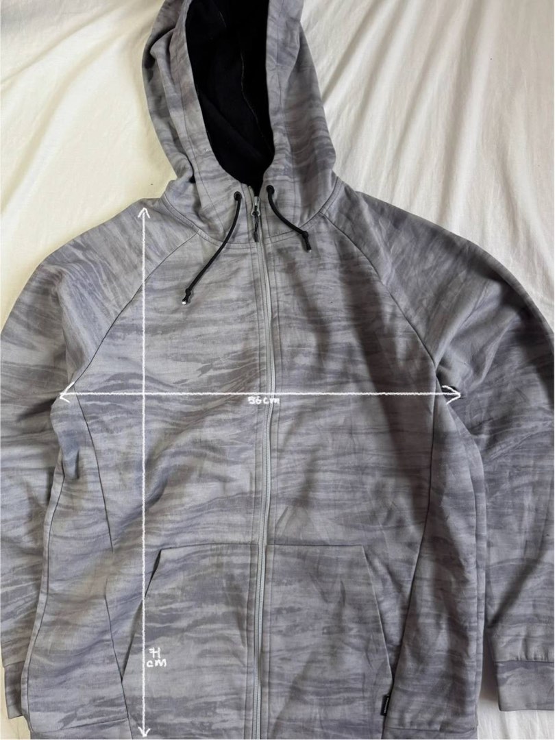 quicksilver quick tech utility hoodie, Men's Fashion, Coats, Jackets and Outerwear on Carousell