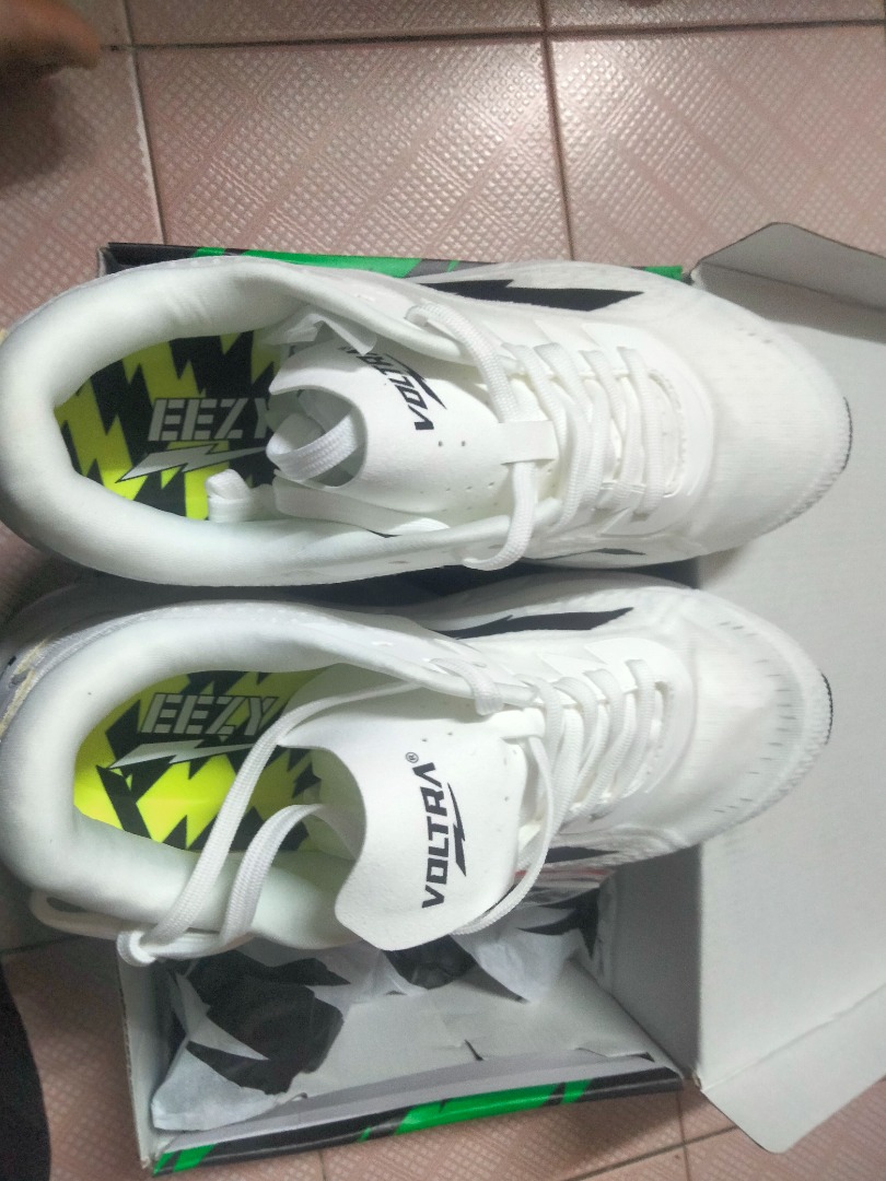 Running shoe Voltra Pro Eezy, Sports Equipment, Other Sports Equipment ...