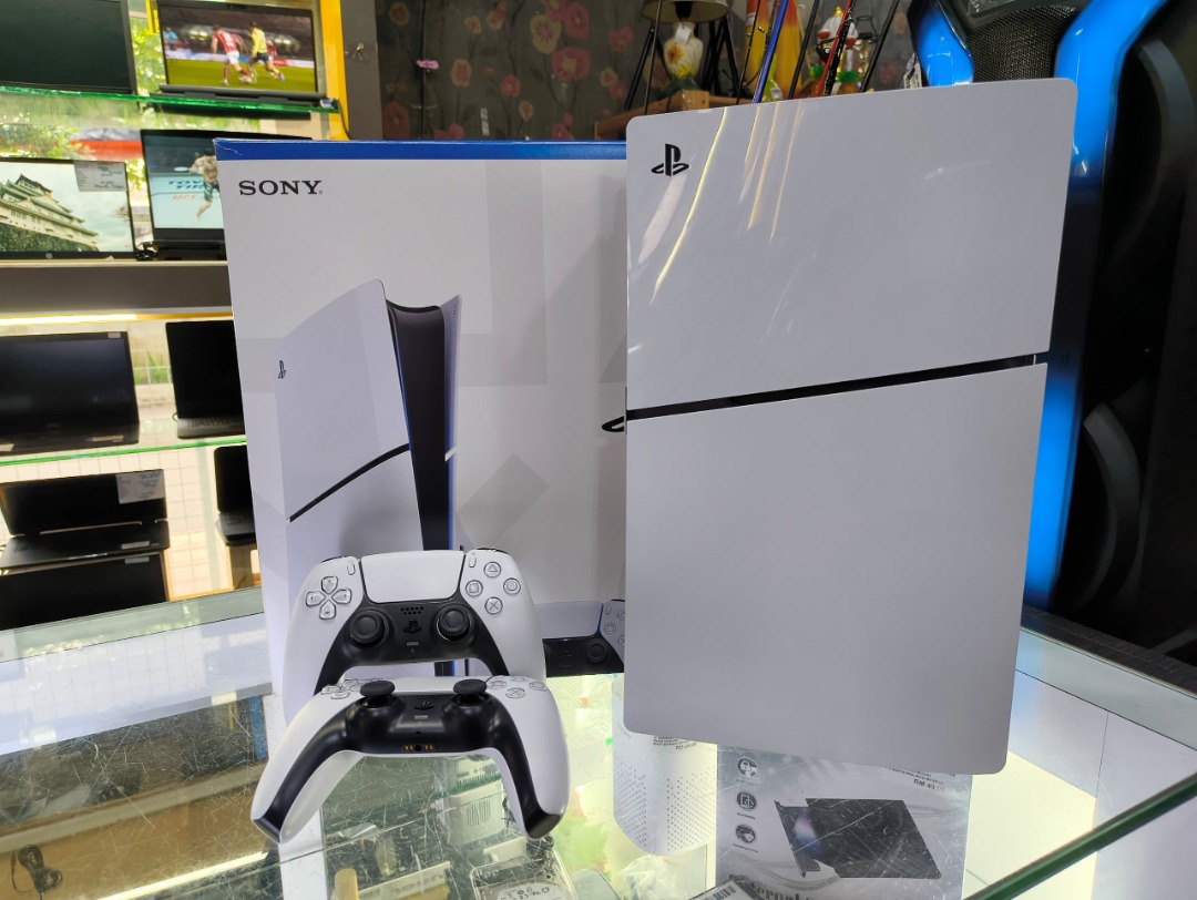 Sony CFIJ-10018 Sony Ps5 slim disc edition 1TB 2 controller, Video ...
