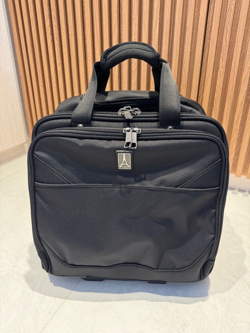 Travelpro Flightcrew 5 Horizontal Crew Bag, Hobbies & Toys, Travel ...