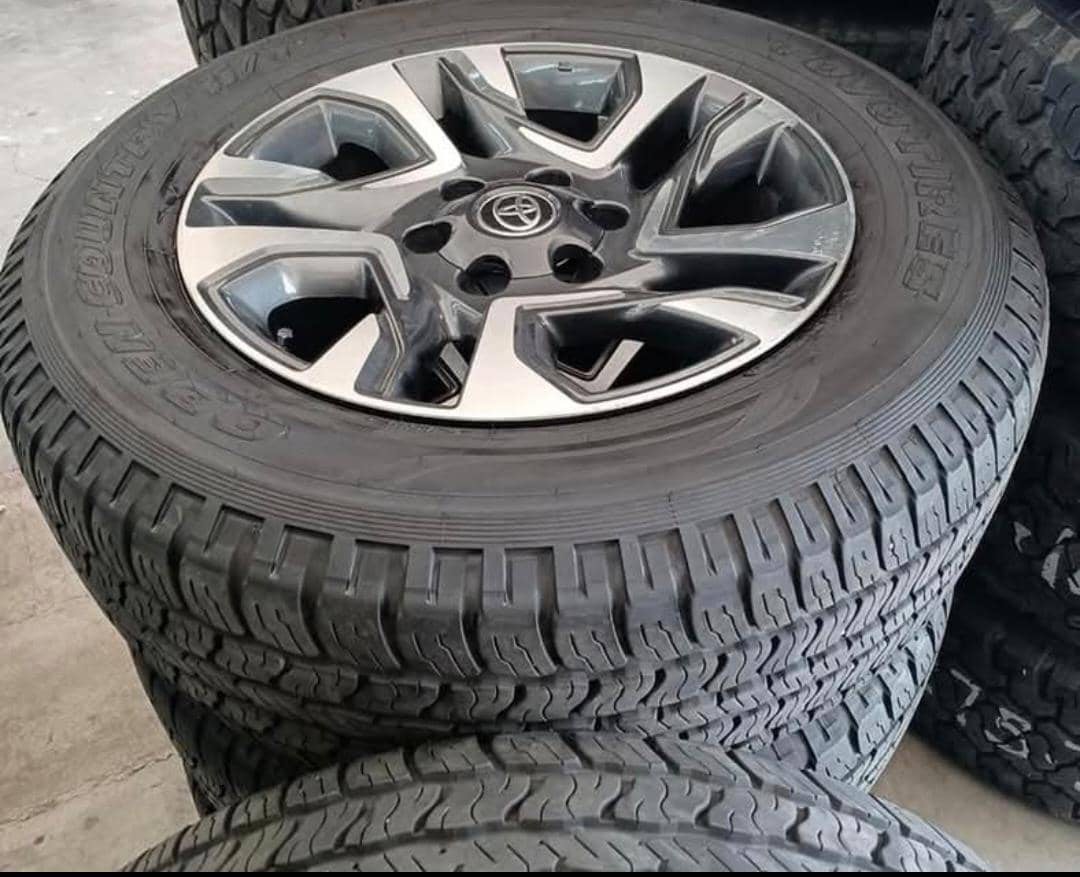 Used rim 18 ori toyota fortuner & tyre toyo 265/60/18 condition 95%new ...