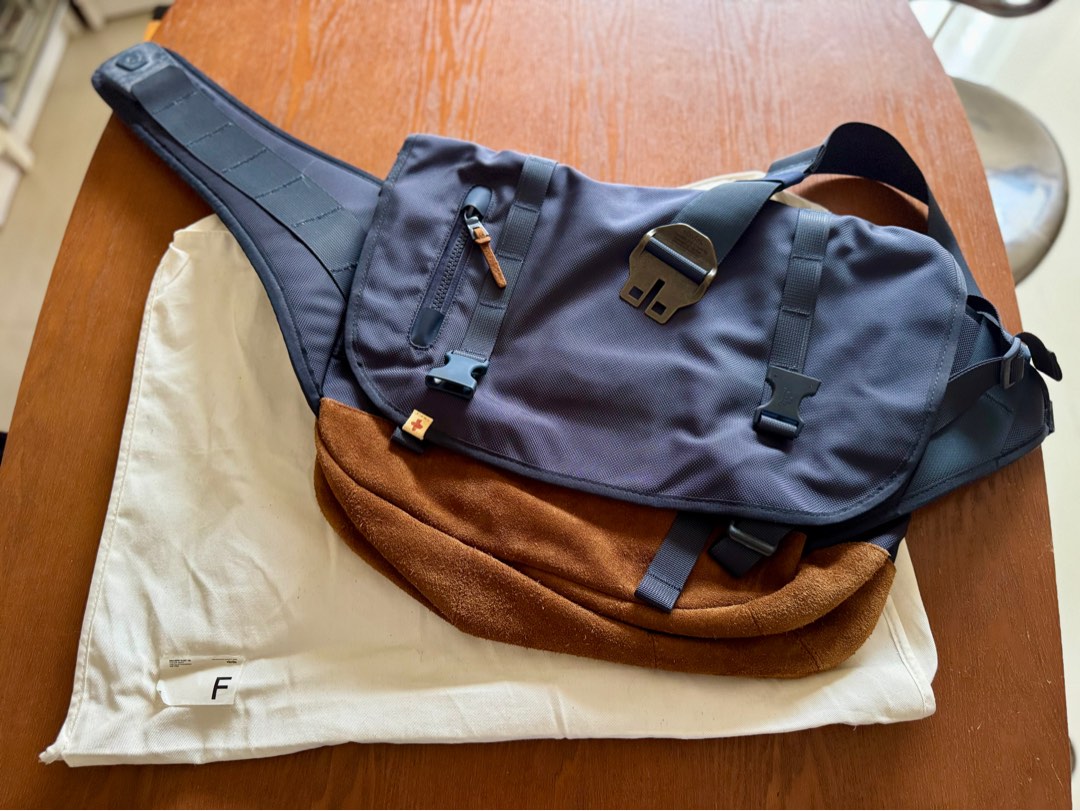 Visvim Ballistic E-CAT 18L Navy, 名牌, 手袋及銀包 - Carousell