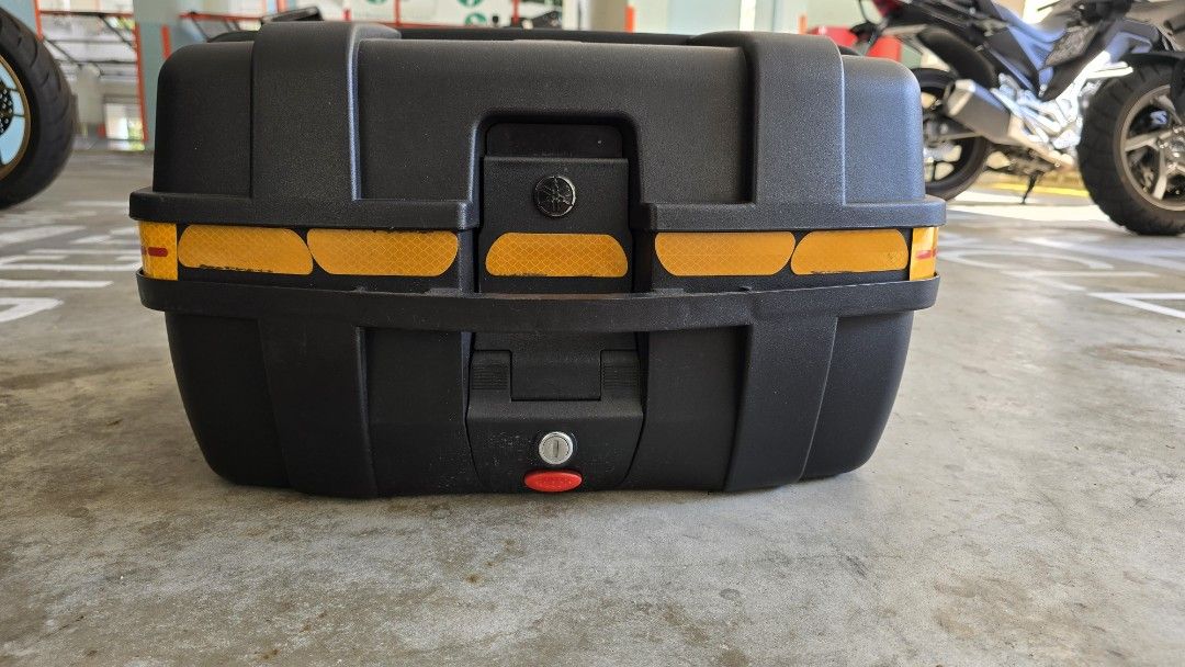 47L Top box with base plate (2keys), Motorcycles, Motorcycle ...