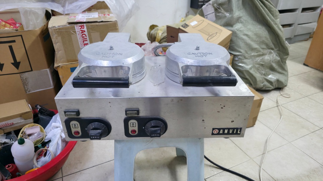 Anvil waffle maker, TV & Home Appliances, Kitchen Appliances, Other ...
