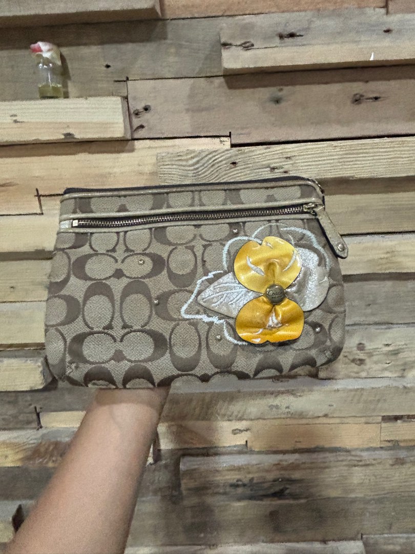 Coach make up pouch, Men's Fashion, Bags, Belt bags, Clutches and ...