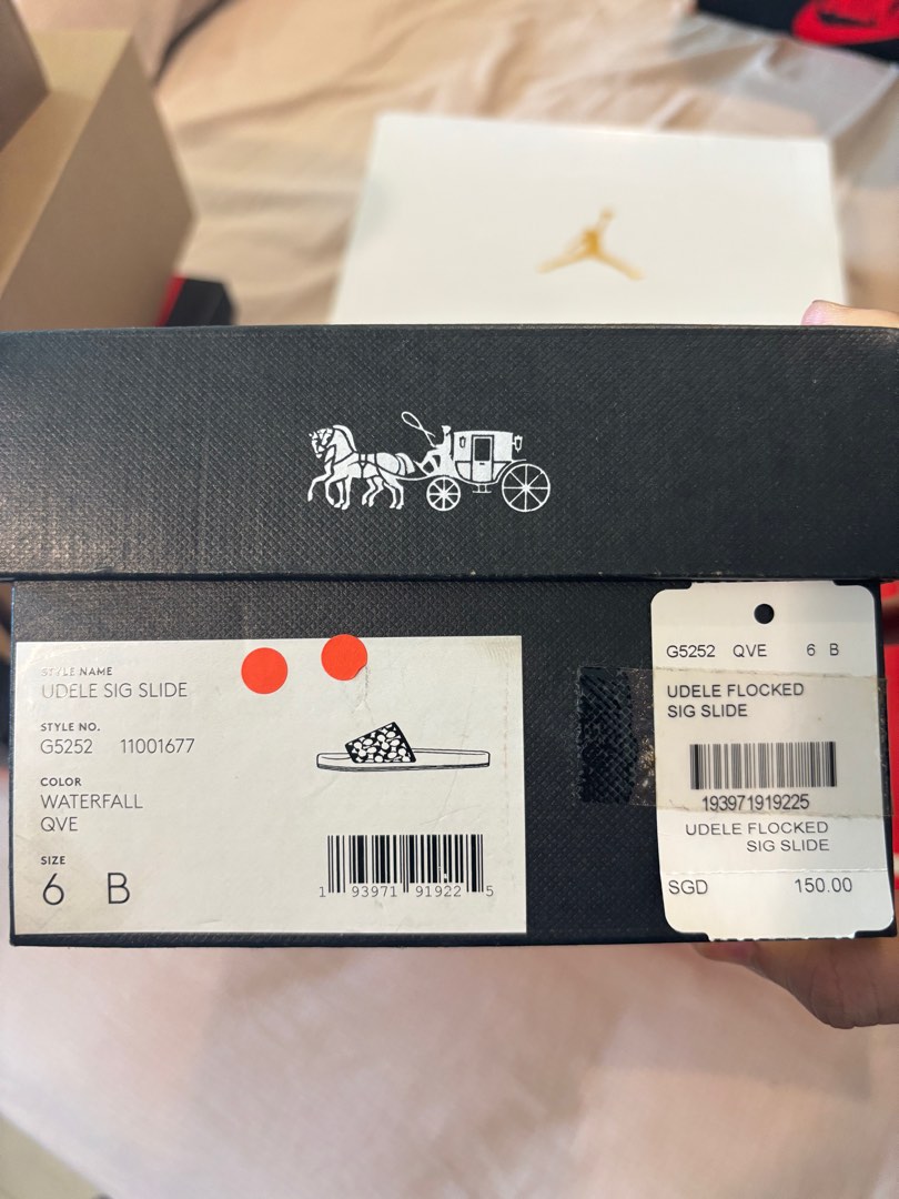 Coach Slides, Women's Fashion, Footwear, Flats on Carousell