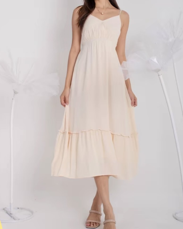 dachelle back cut-out maxi in apricot (size M), Women's Fashion ...