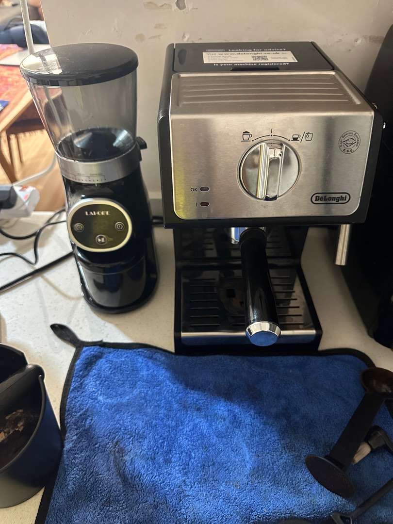 De Longhi Coffee Machine + Coffee Grinder, TV & Home Appliances ...