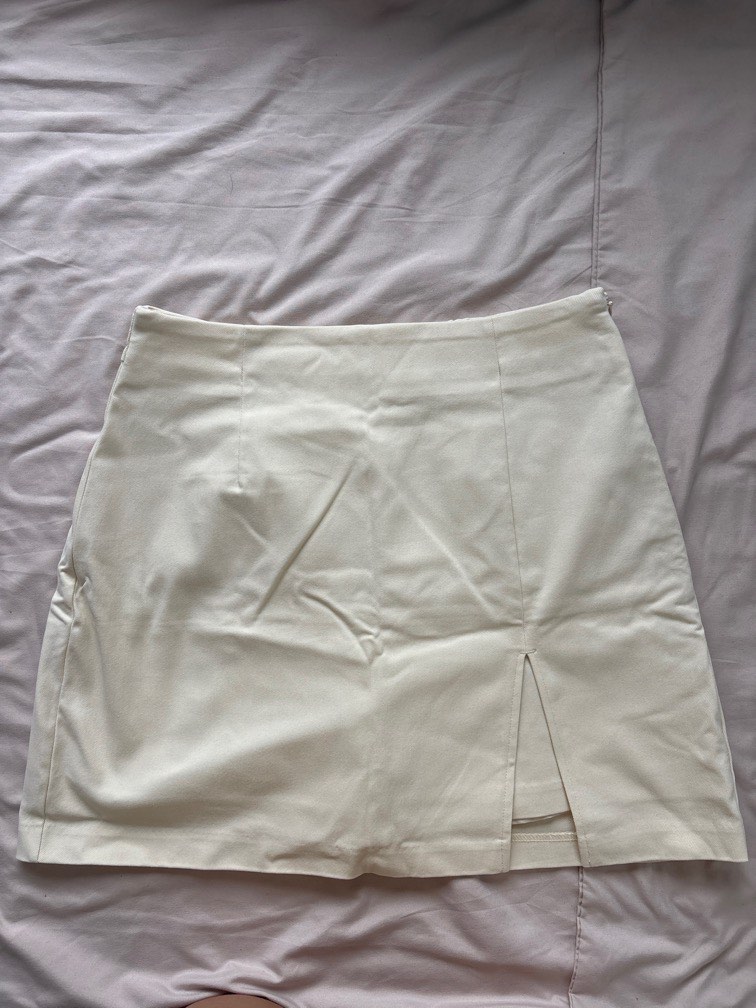 GU Cream Skort, Women's Fashion, Bottoms, Shorts on Carousell