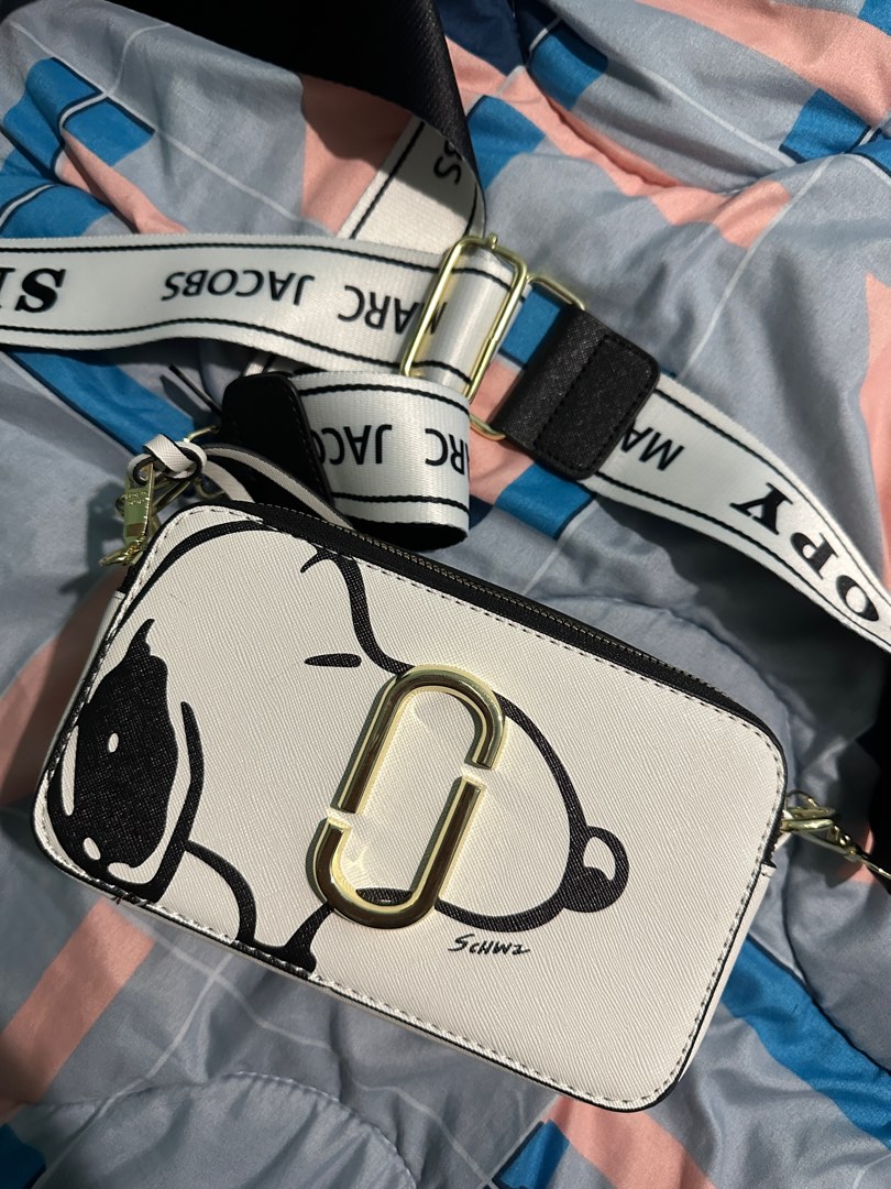 Marc Jacob snoopy sling bag, Luxury, Bags & Wallets on Carousell