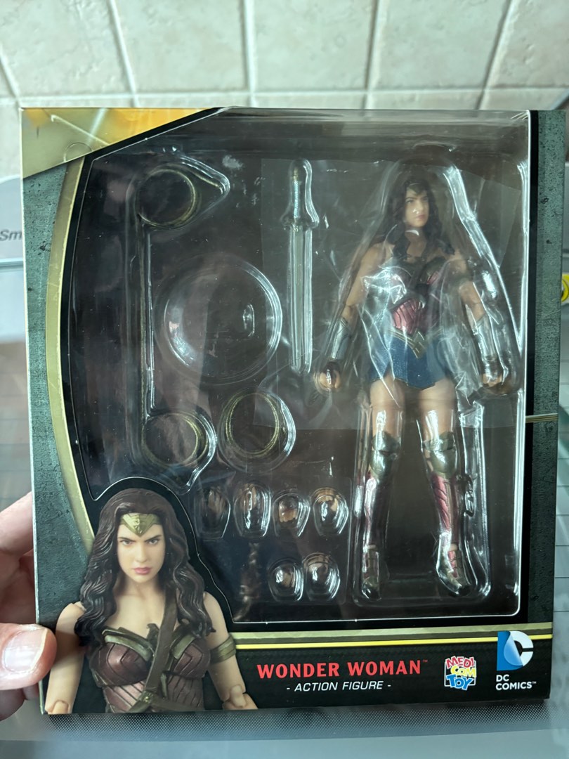 Mafex Wonder Woman, Hobbies & Toys, Toys & Games on Carousell