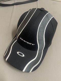 Oakley cap, Men's Fashion, Watches & Accessories, Cap & Hats on Carousell