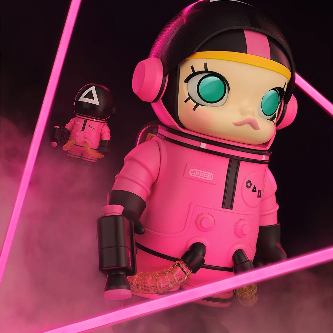 Squid Game Mega Molly 400% - Masked Soldier, Hobbies & Toys, Toys ...