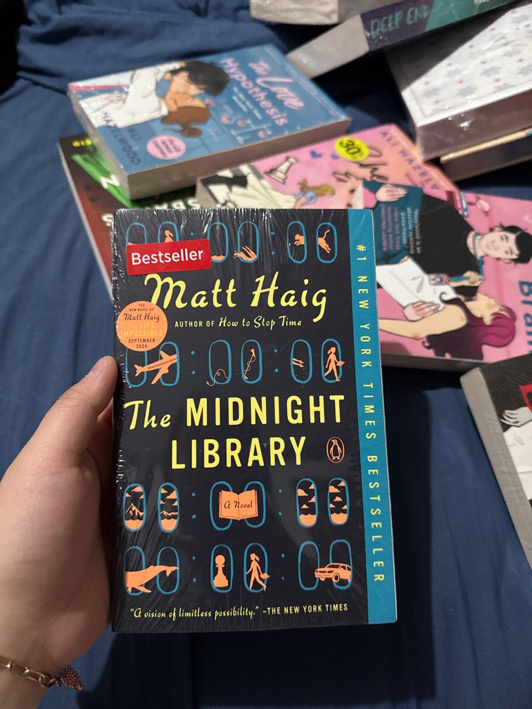 The Midnight Library by Matt Haig, Buku & Alat Tulis, Buku di Carousell