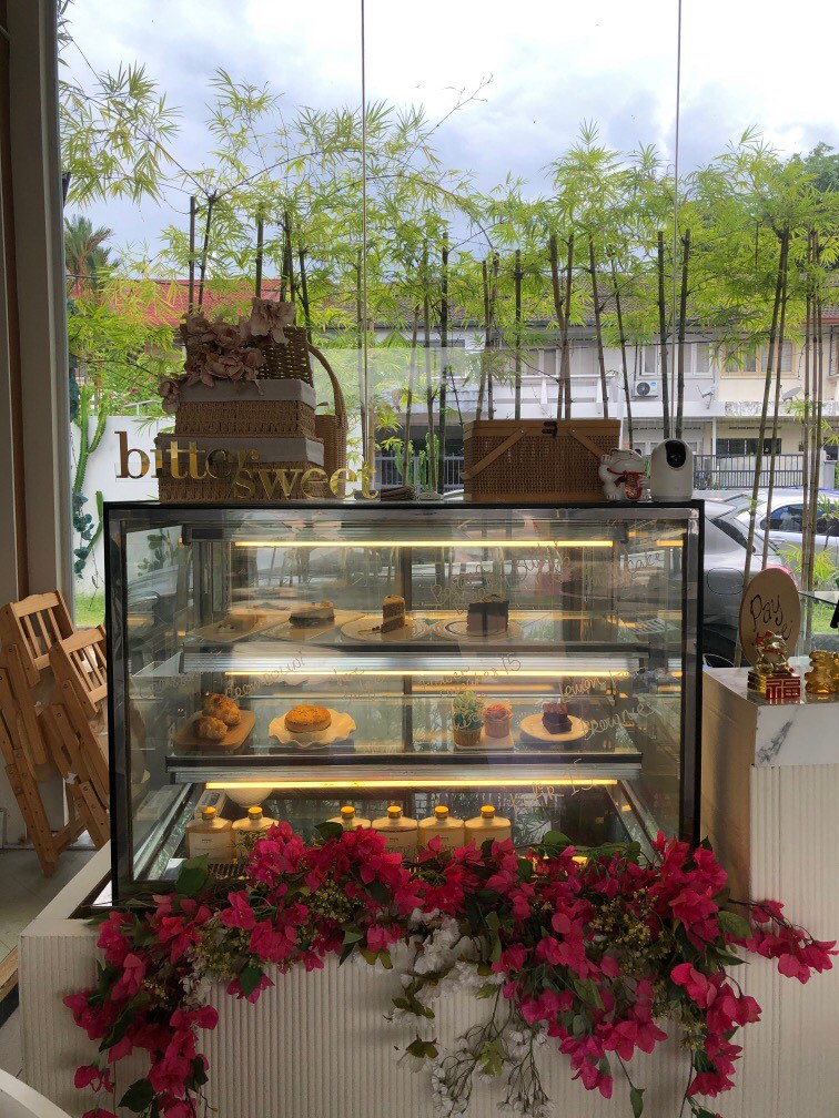 Used - Rectangular Cake Display Showcase, Everything Else, Others on ...