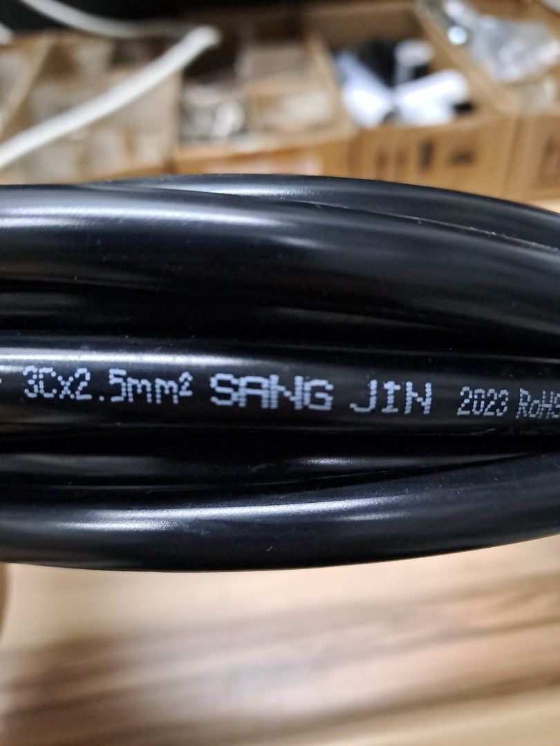 3 core 2.5mm cable, Garage Sale on Carousell
