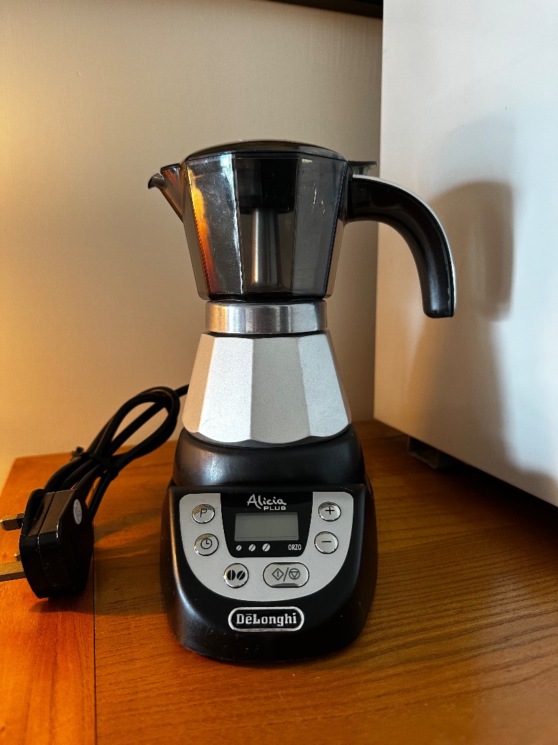 DeLonghi Electric Moka Pot • Alicia Plus Coffee Machine, 家庭電器, 廚房電器 ...