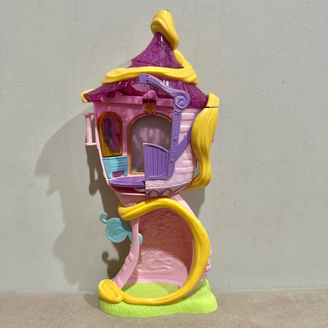 Disney Diorama Menara Tower Rapunzel - Original - Preloved, Toys ...