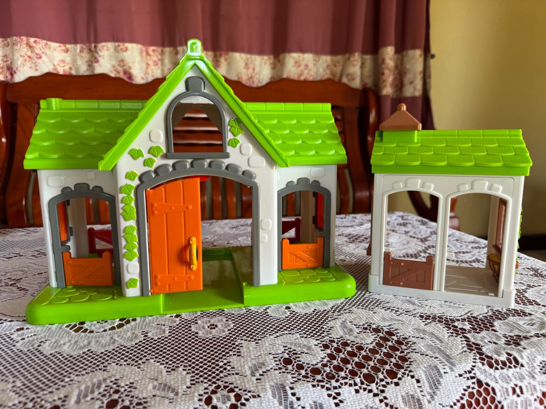 Elc happyland farm house & horse stable, Hobbies & Toys, Toys & Games ...