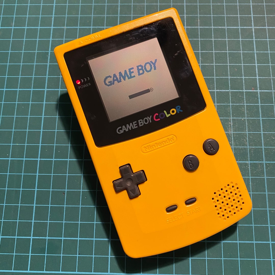 Gameboy Colour - OLED upgrade and change yellow to transparent black ...