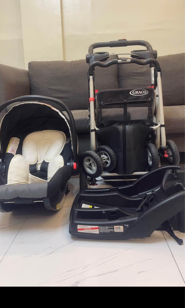 Graco click connect stroller/carseat, Babies & Kids, Going Out, Strollers on Carousell
