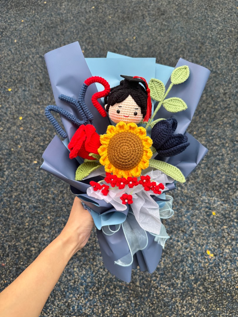 NYP graduation bouquet | pony tail graduation girl bouquet | Nanyang ...