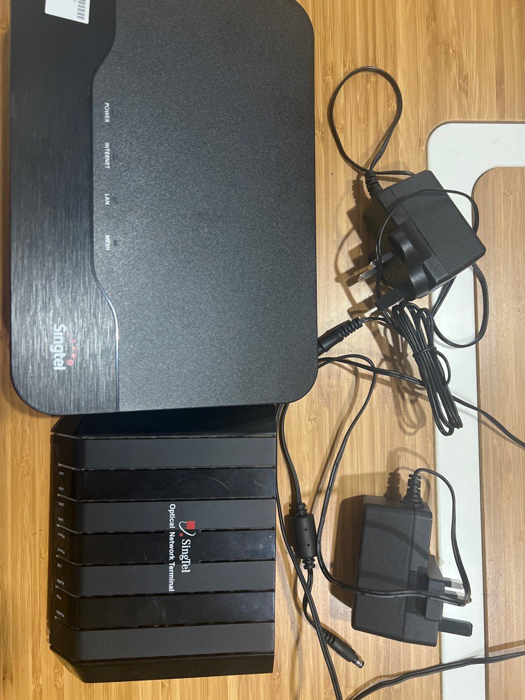 Singtel Mesh Router + Optical Network Terminal, Computers & Tech, Parts ...