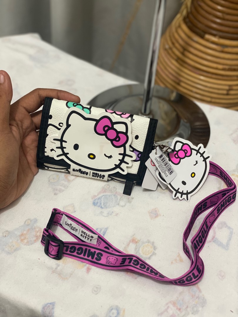 Smiggle x hello kitty original, Fesyen Wanita, Tas & Dompet di Carousell