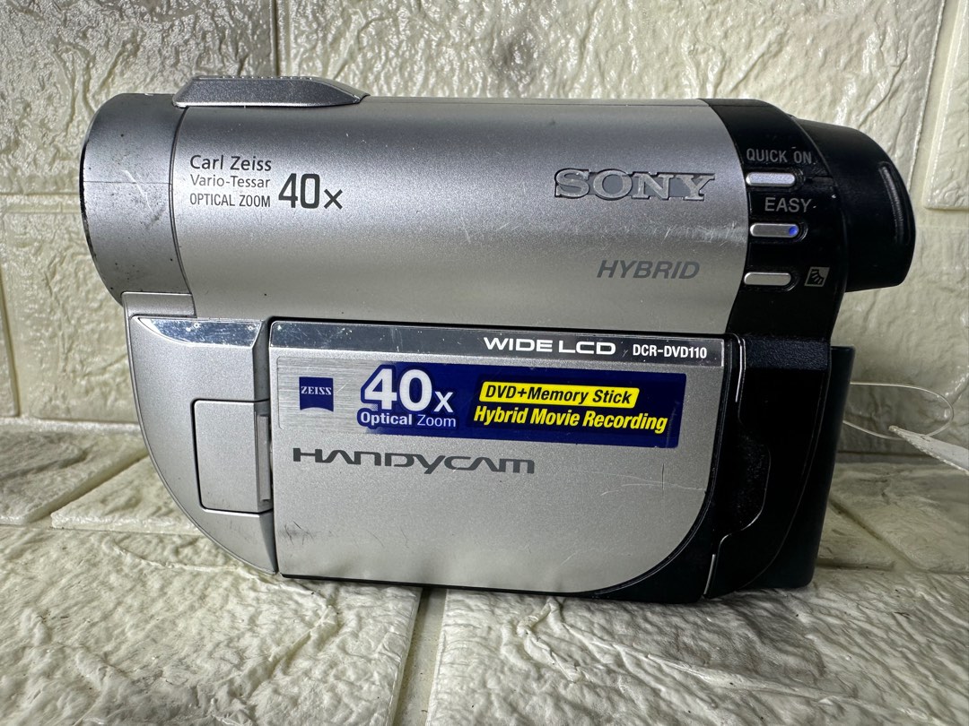 sony handycam dcr-dvd110, Photography, Cameras on Carousell